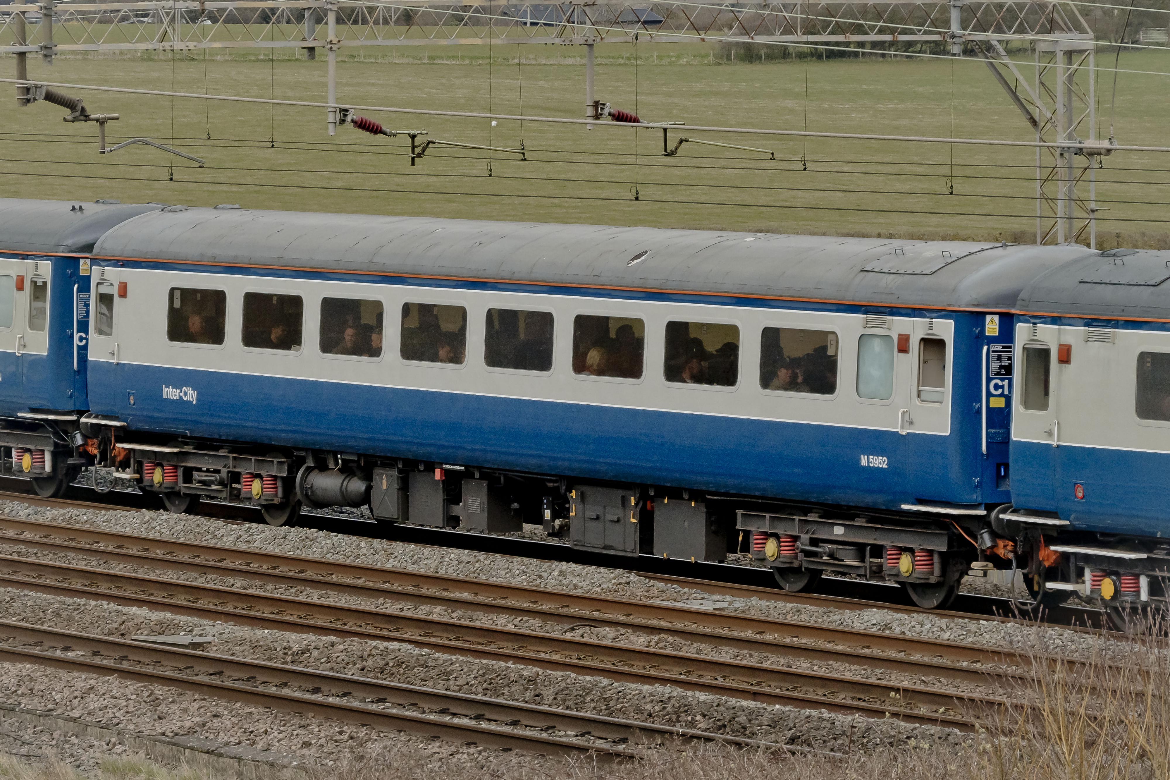 BR 5952 Mk 2f Open Standard Built 1973
